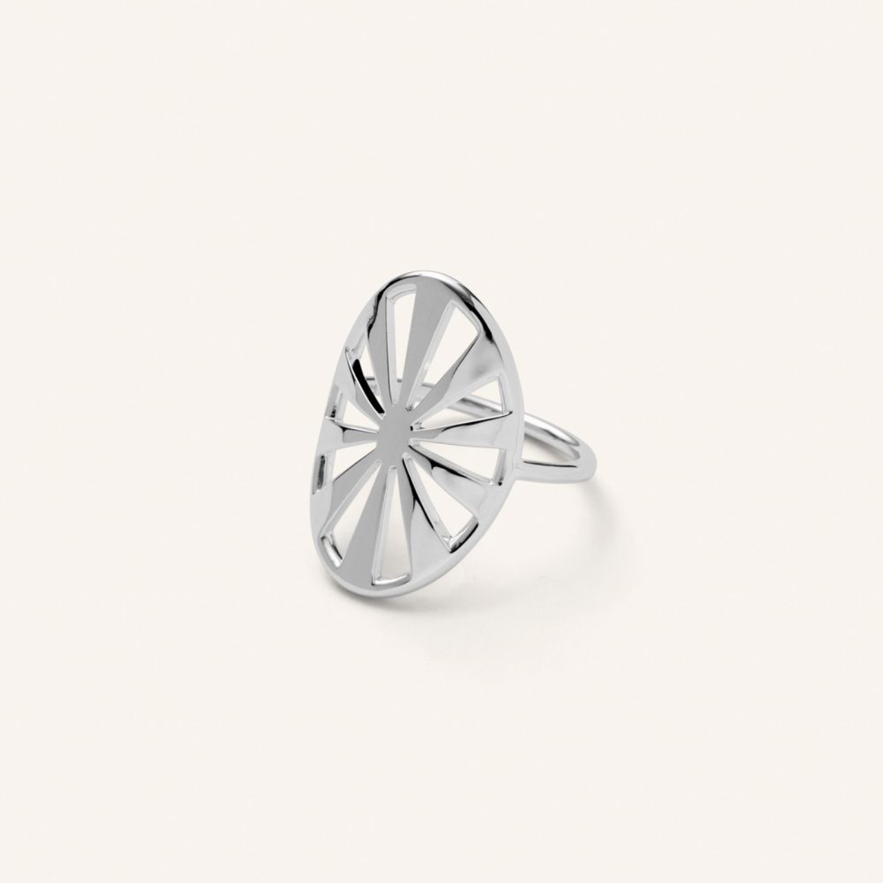 Silver Misty Light Ring: Elegance in Design and Form